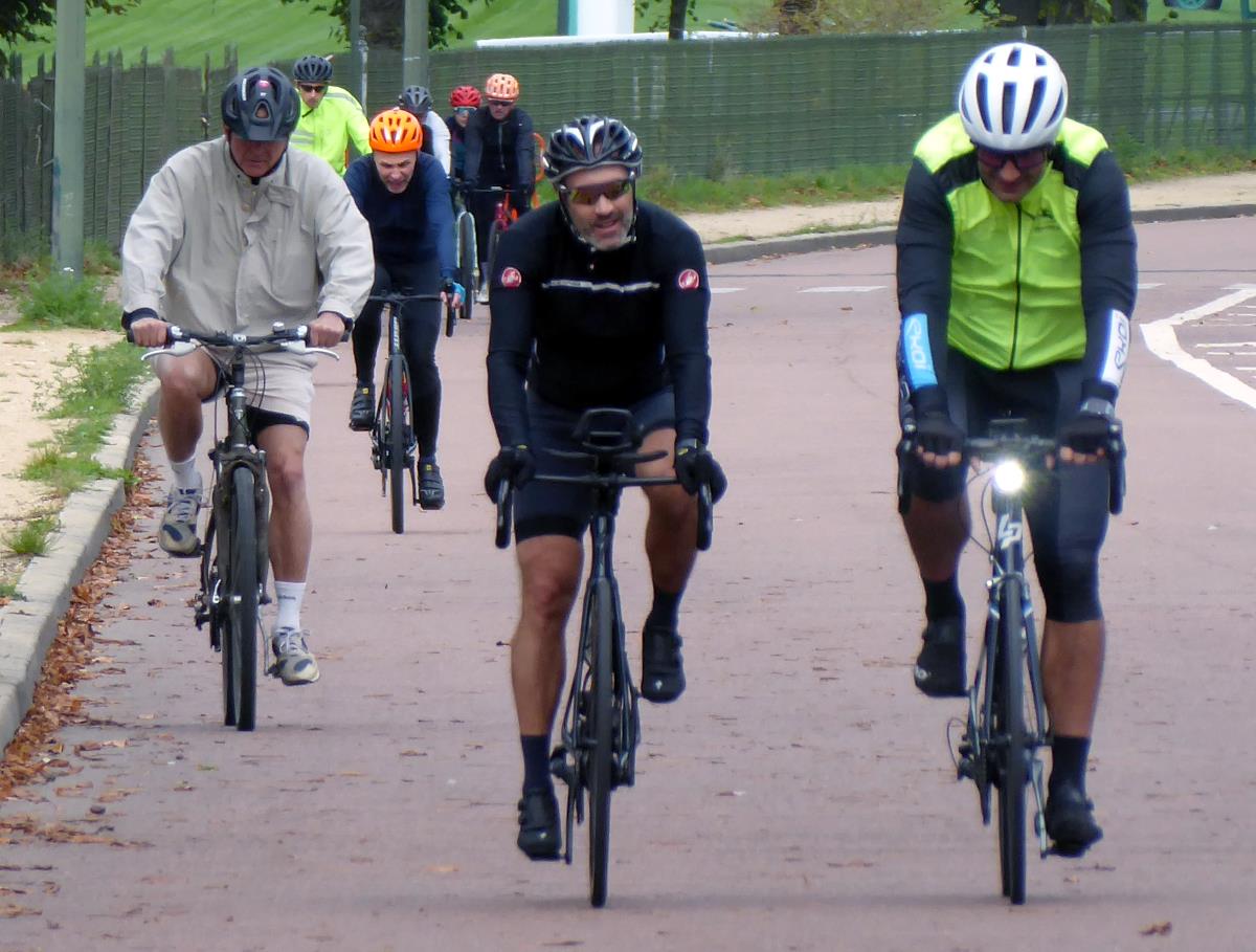 Paris 1: Chasing clouds of the world’s first bike race – e2e.bike